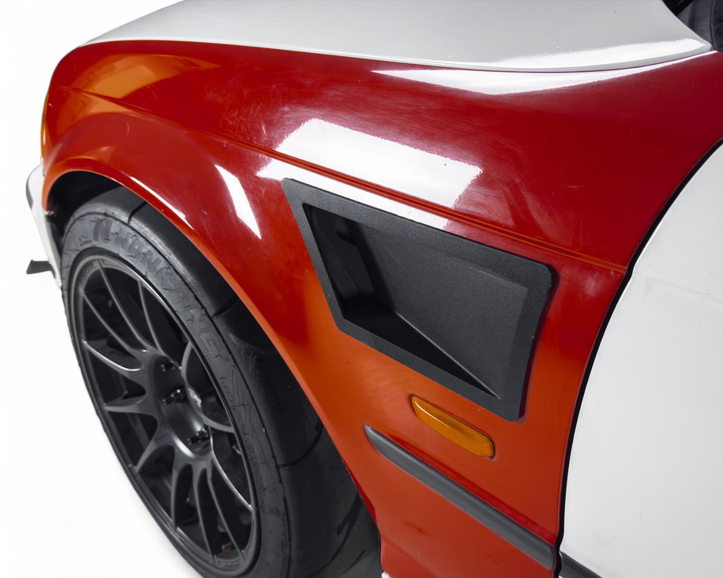 BMW E46 Fender Vents – ST Trackparts