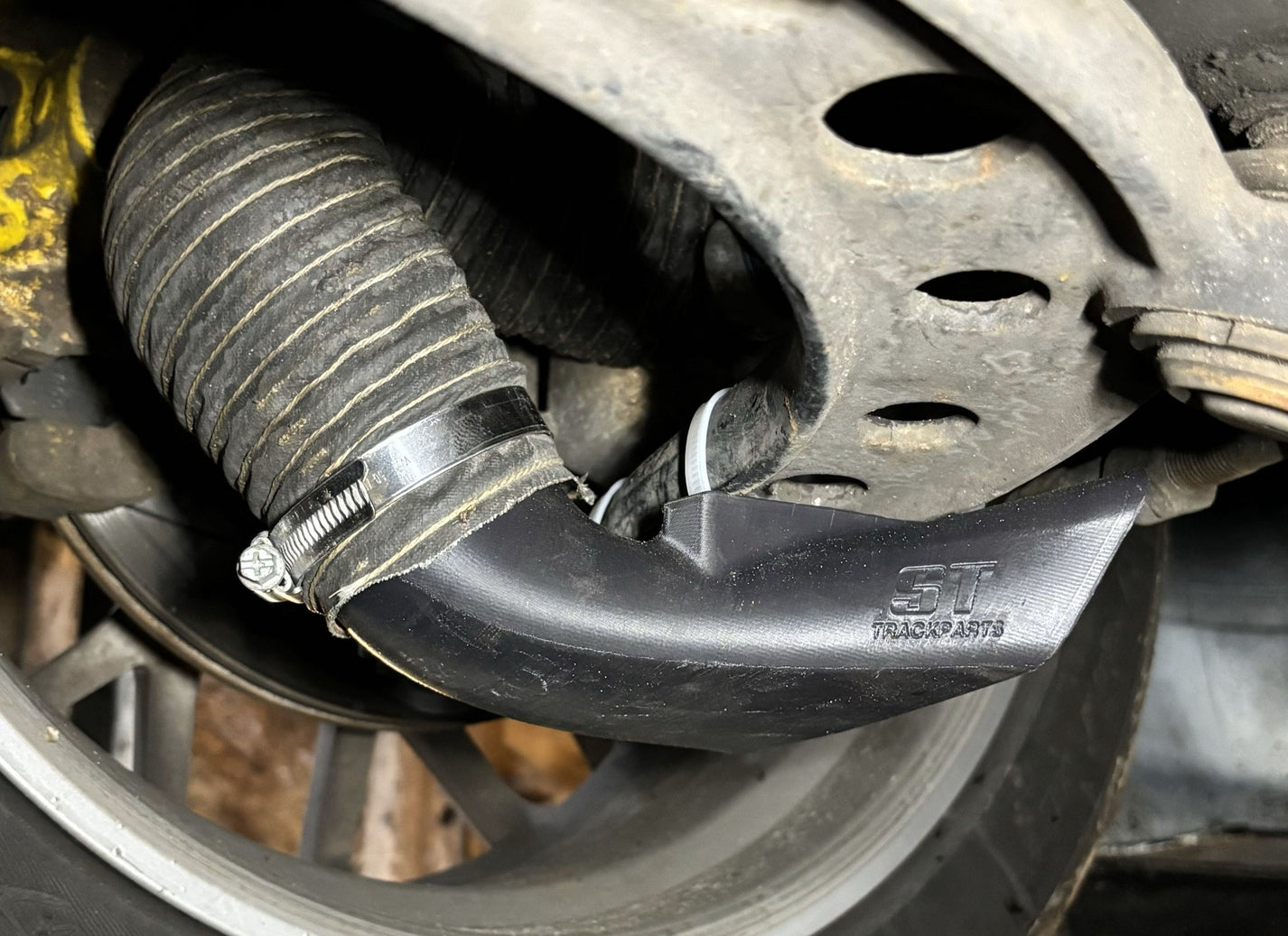 Control Arm Universal Duct – ST Trackparts